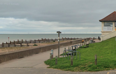 Great Pub Walks : Whitstable Castle: Tankerton Beach loop